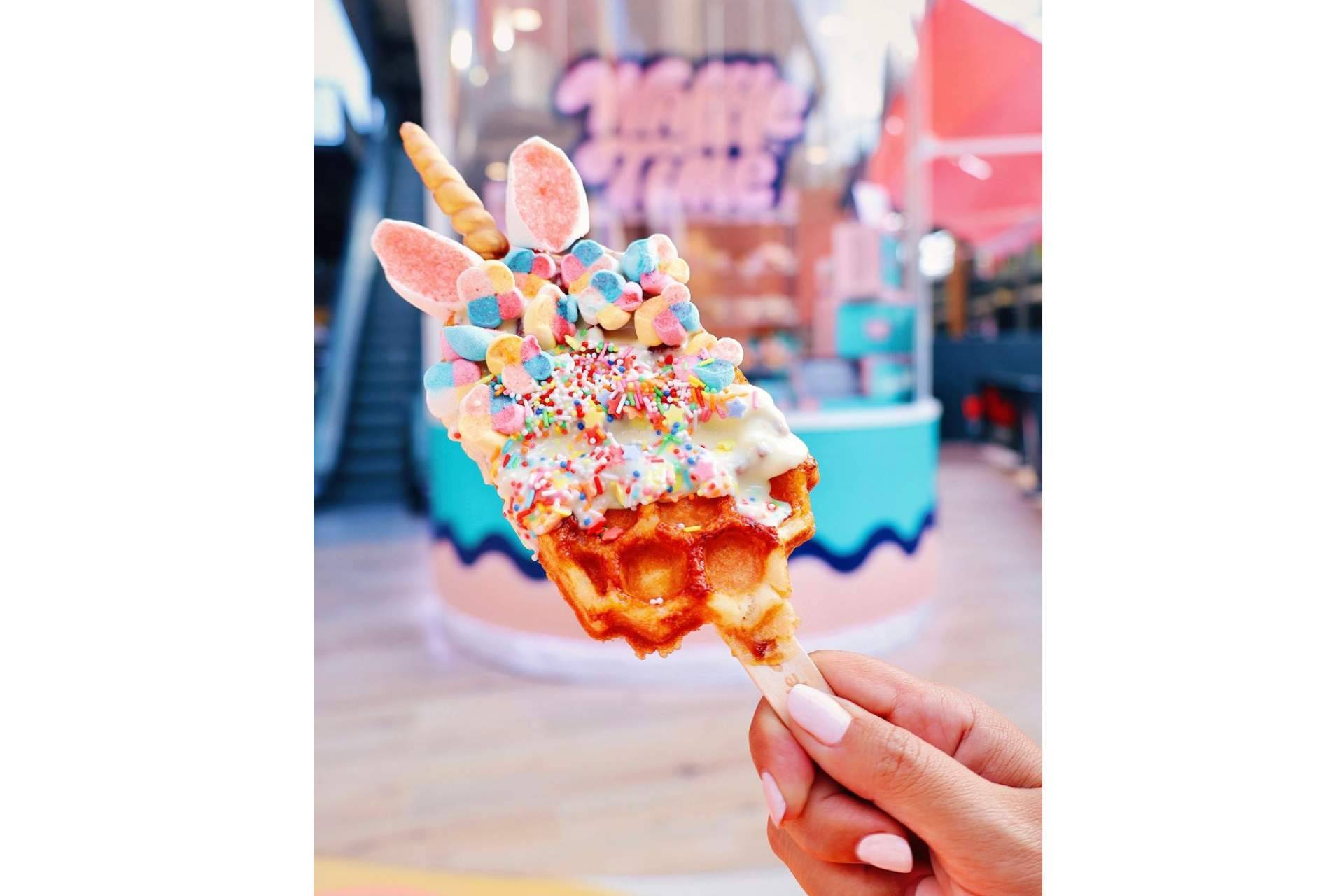 WAFFLE TIME presenta su chocolate más irresistible; ‘S’ More Hot Chocolate